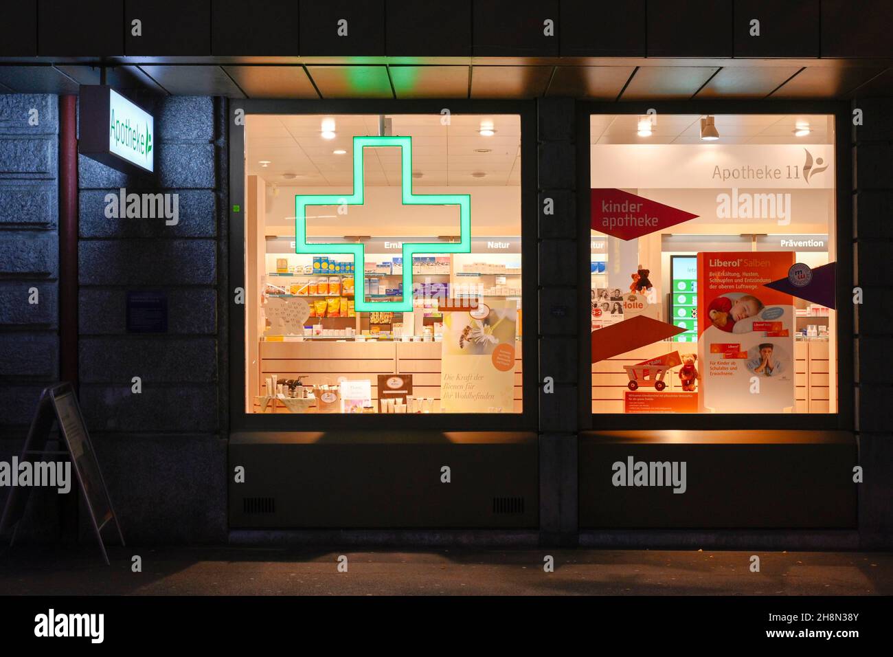 Pharmacy shop window Stock Photo - Alamy