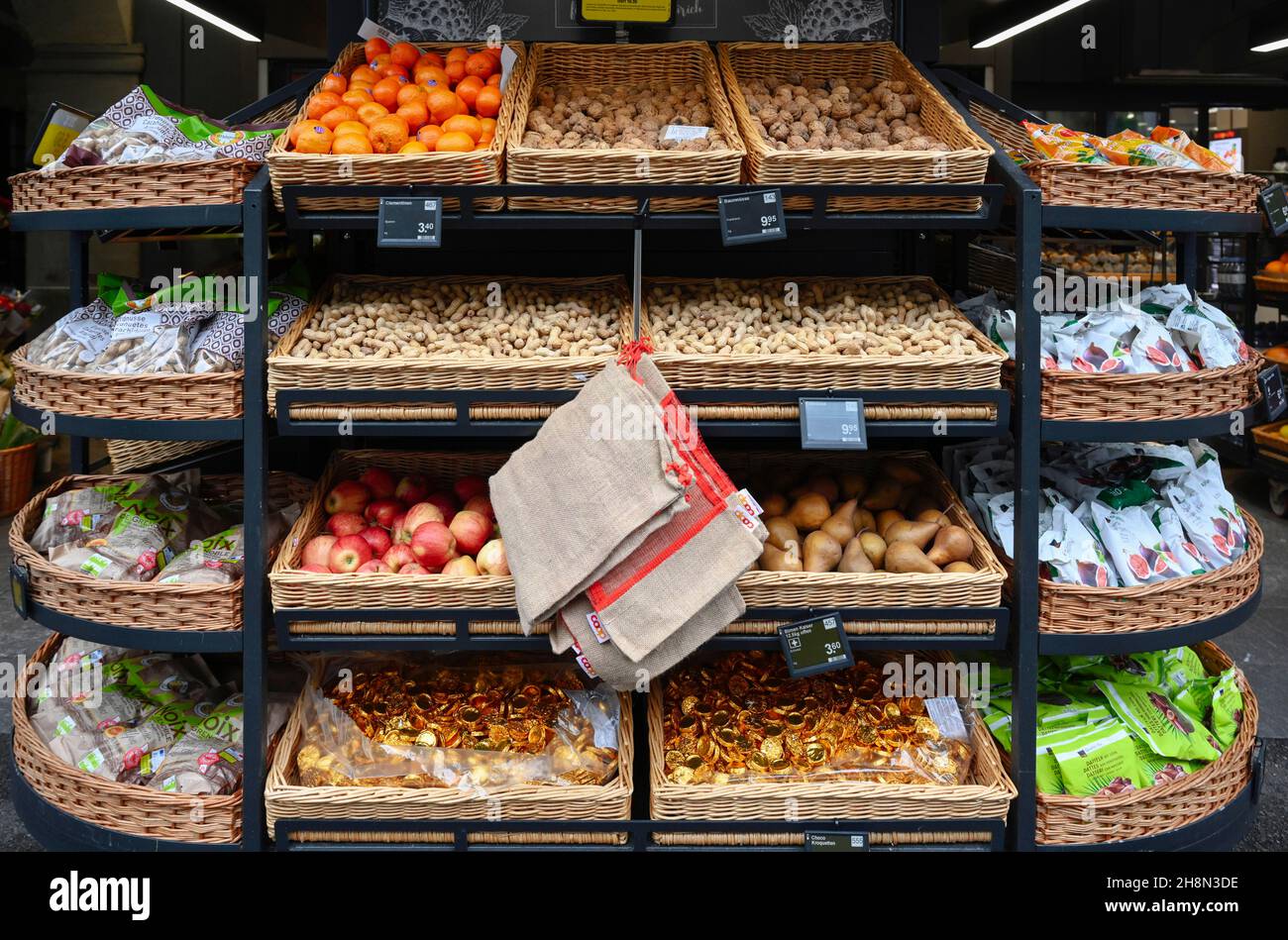 Fruits and nuts offer Stock Photo - Alamy