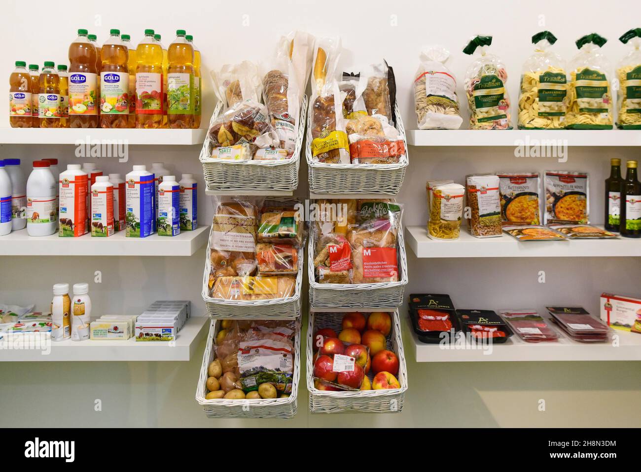 Food on the shelf Stock Photo - Alamy