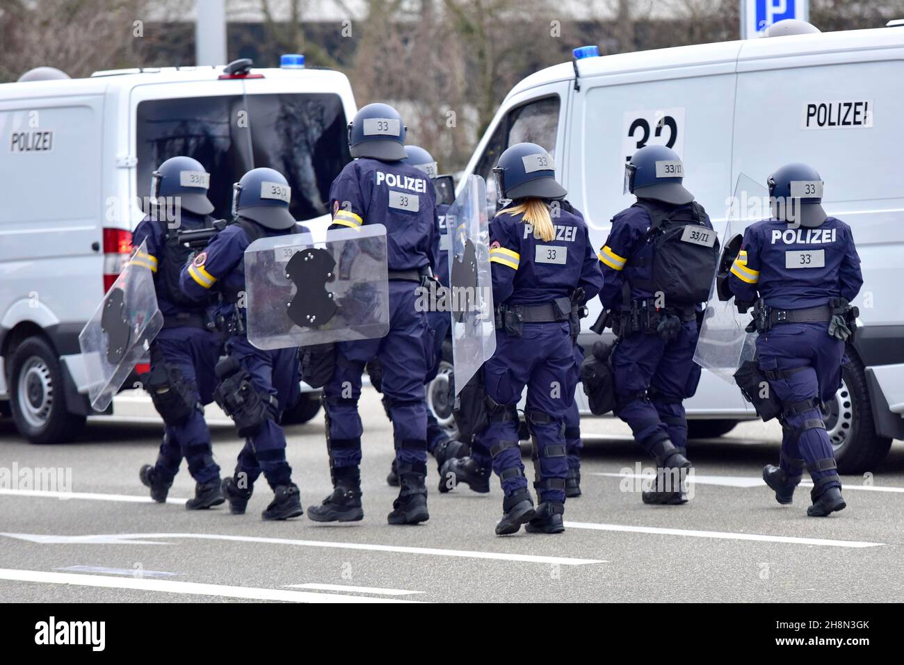 Police protective clothing hi-res stock photography and images - Alamy