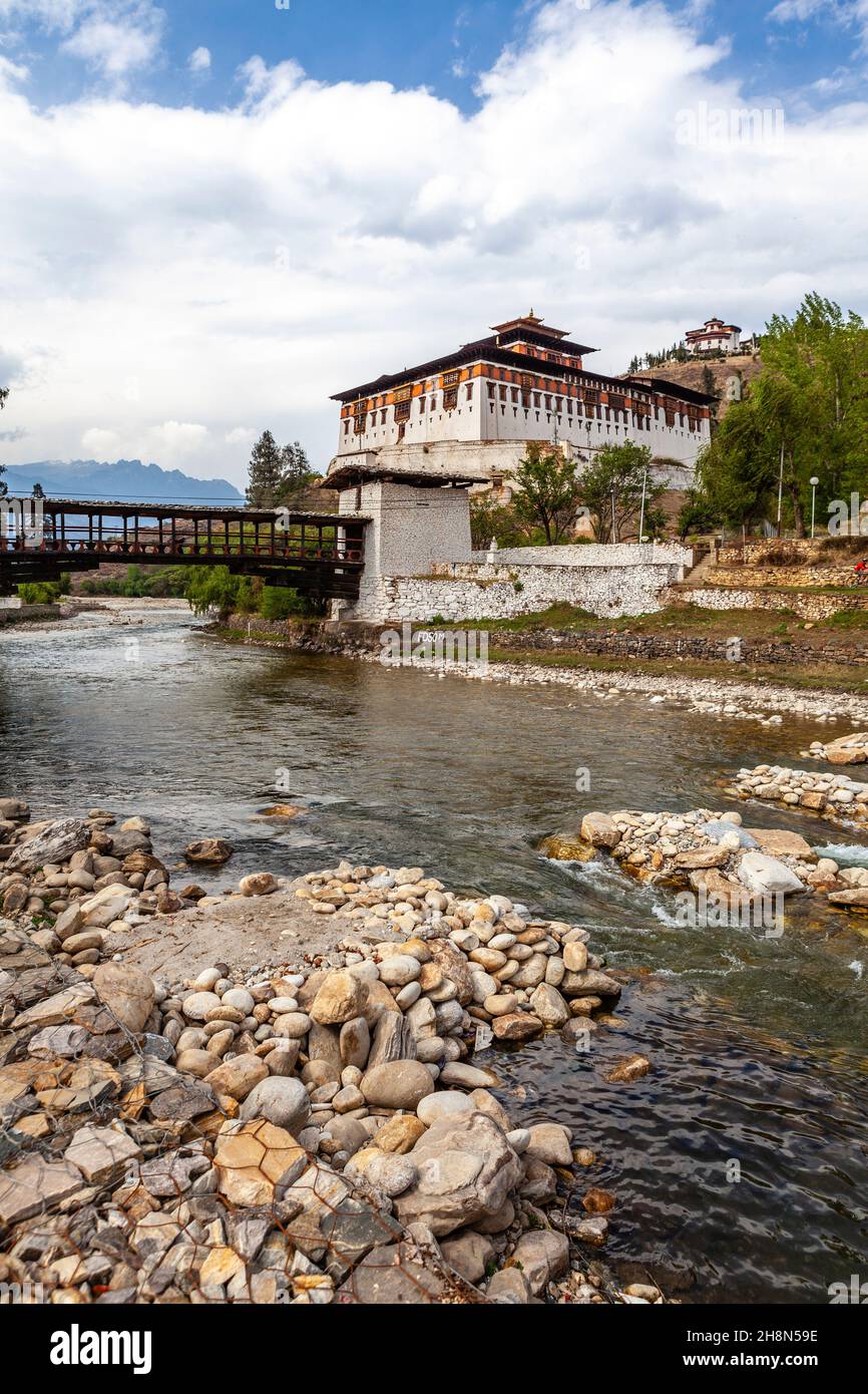 Bridge of the dzong over the Paro Chhu river in Paro, Bhutan, Asia ...