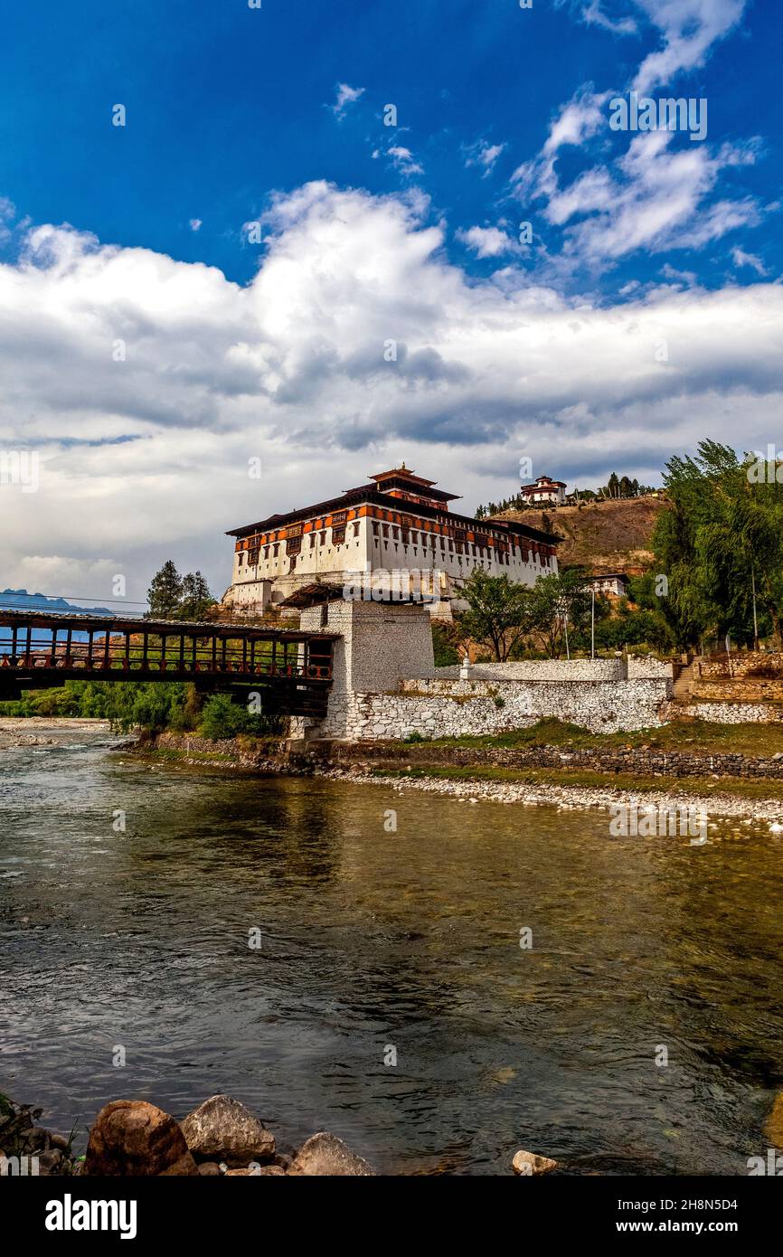 Bridge of the dzong over the Paro Chhu river in Paro, Bhutan, Asia ...