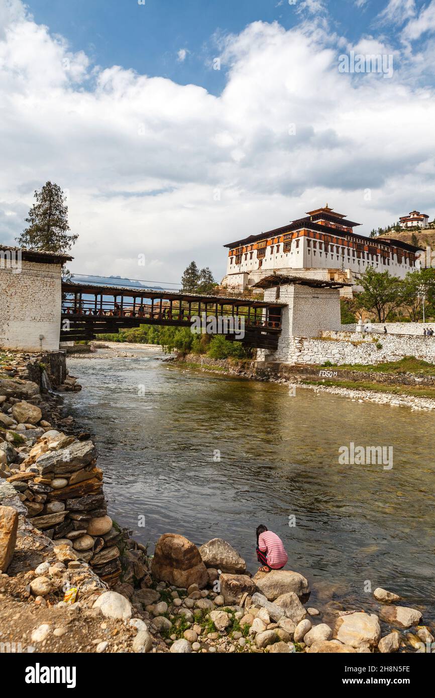 Bridge of the dzong over the Paro Chhu river in Paro, Bhutan, Asia ...