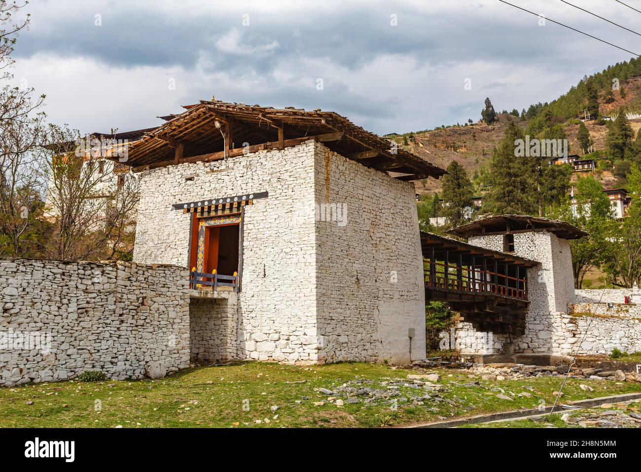 Bridge of the dzong over the Paro Chhu river in Paro, Bhutan, Asia ...