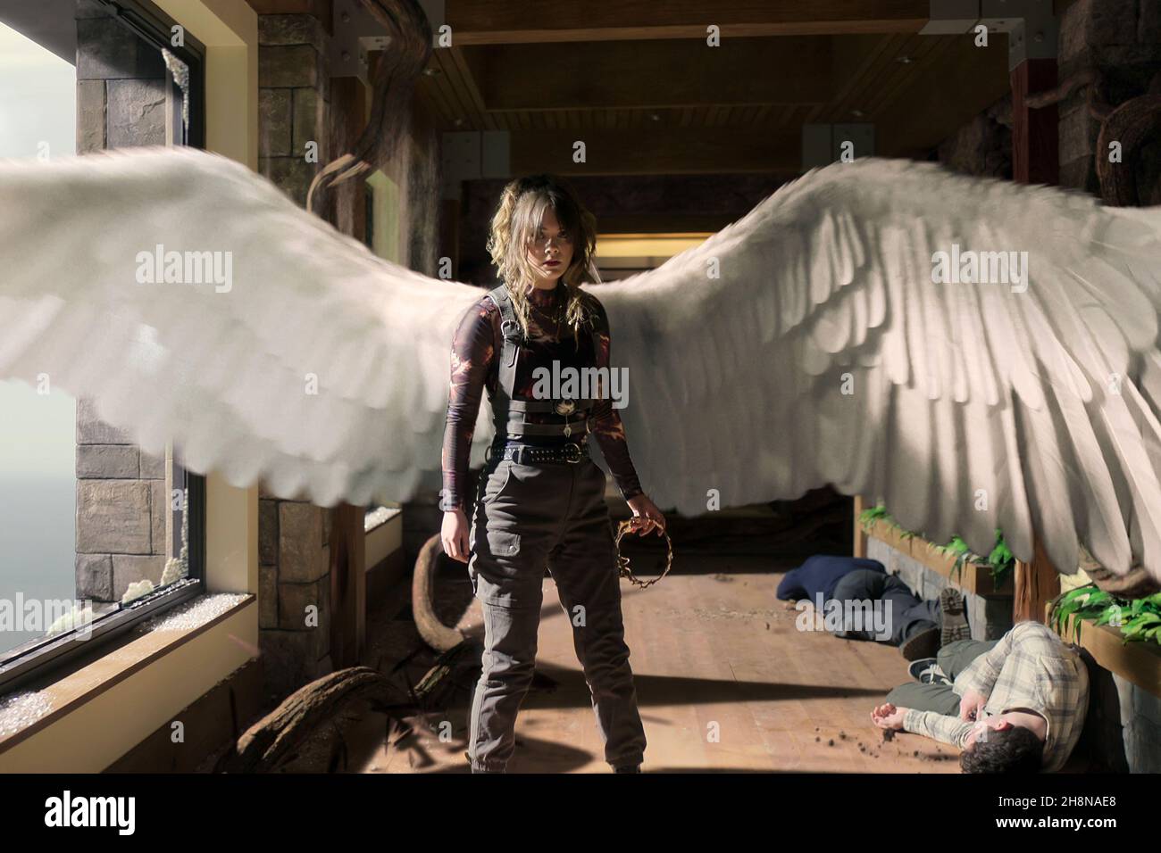 EMILIA JONES in LOCKE & KEY (2020), directed by VINCENZO NATALI ...
