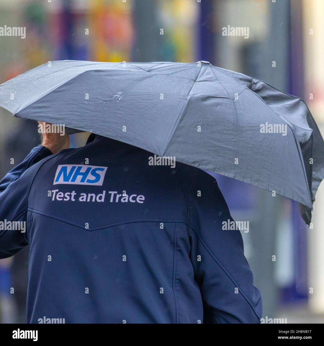 Nhs logo broken hi-res stock photography and images - Alamy
