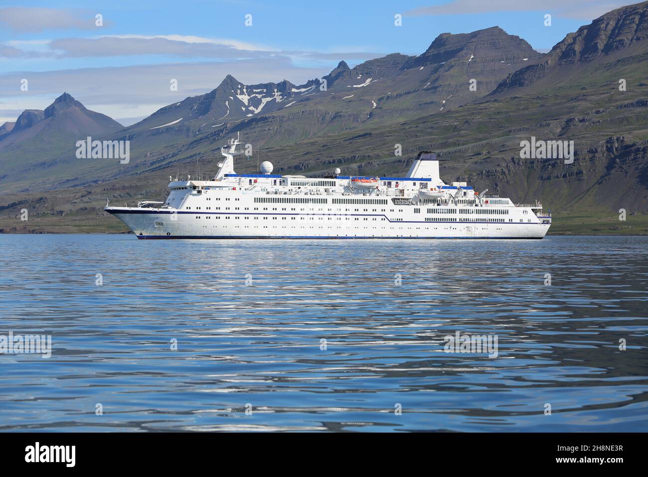 Ships image hi-res stock photography and images - Alamy