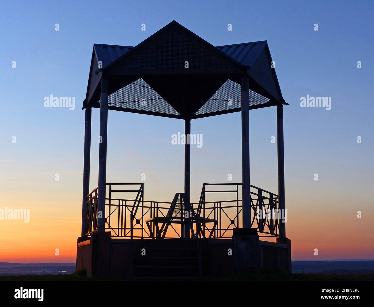 Filigree metal hi-res stock photography and images - Alamy