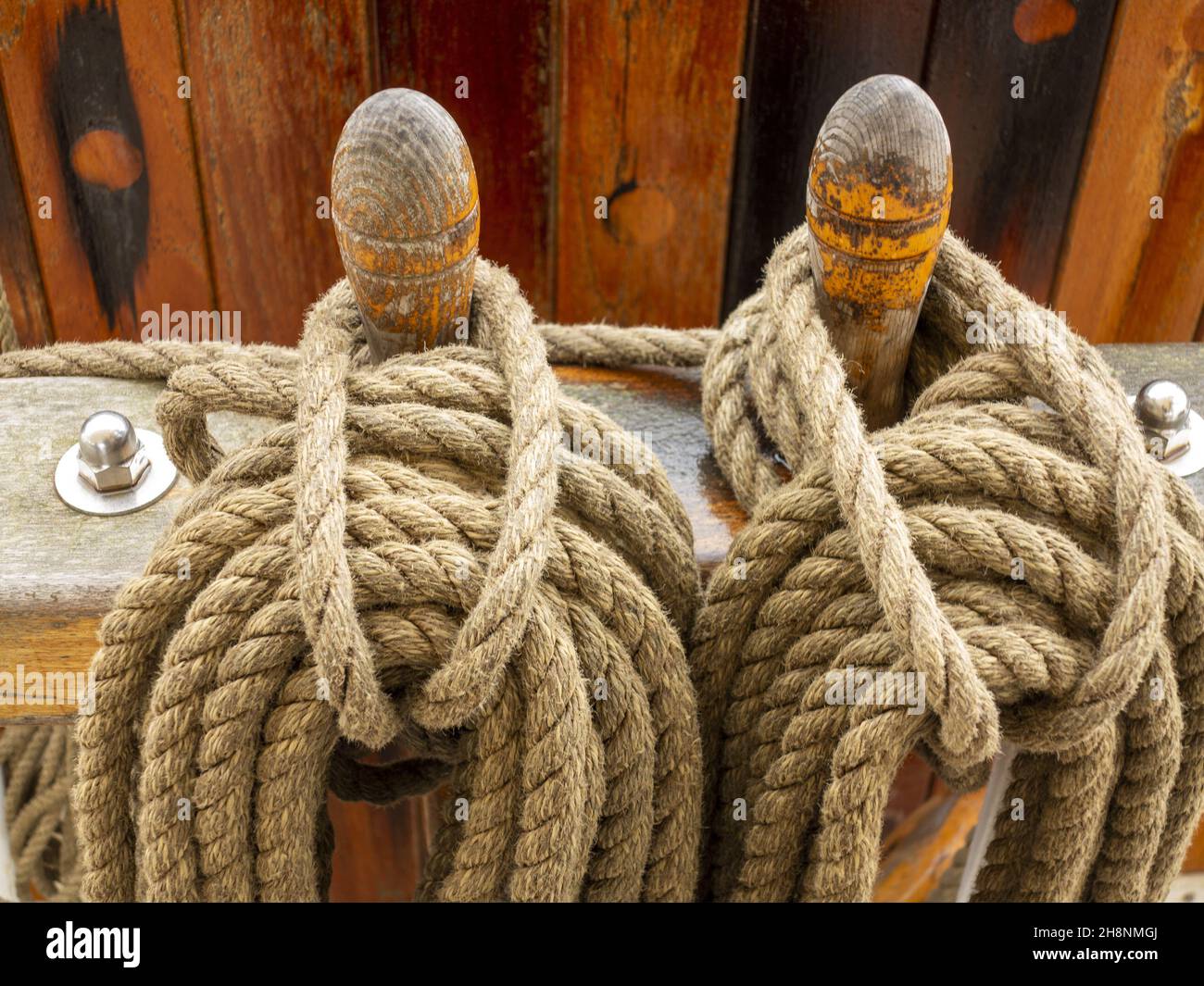 Equipment details ropes on deck hi-res stock photography and images - Alamy