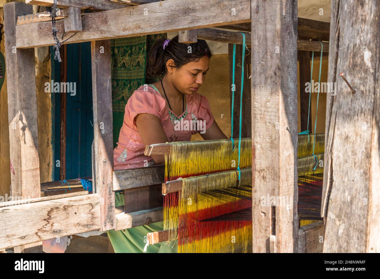 Weaving loom nepal hi-res stock photography and images - Alamy