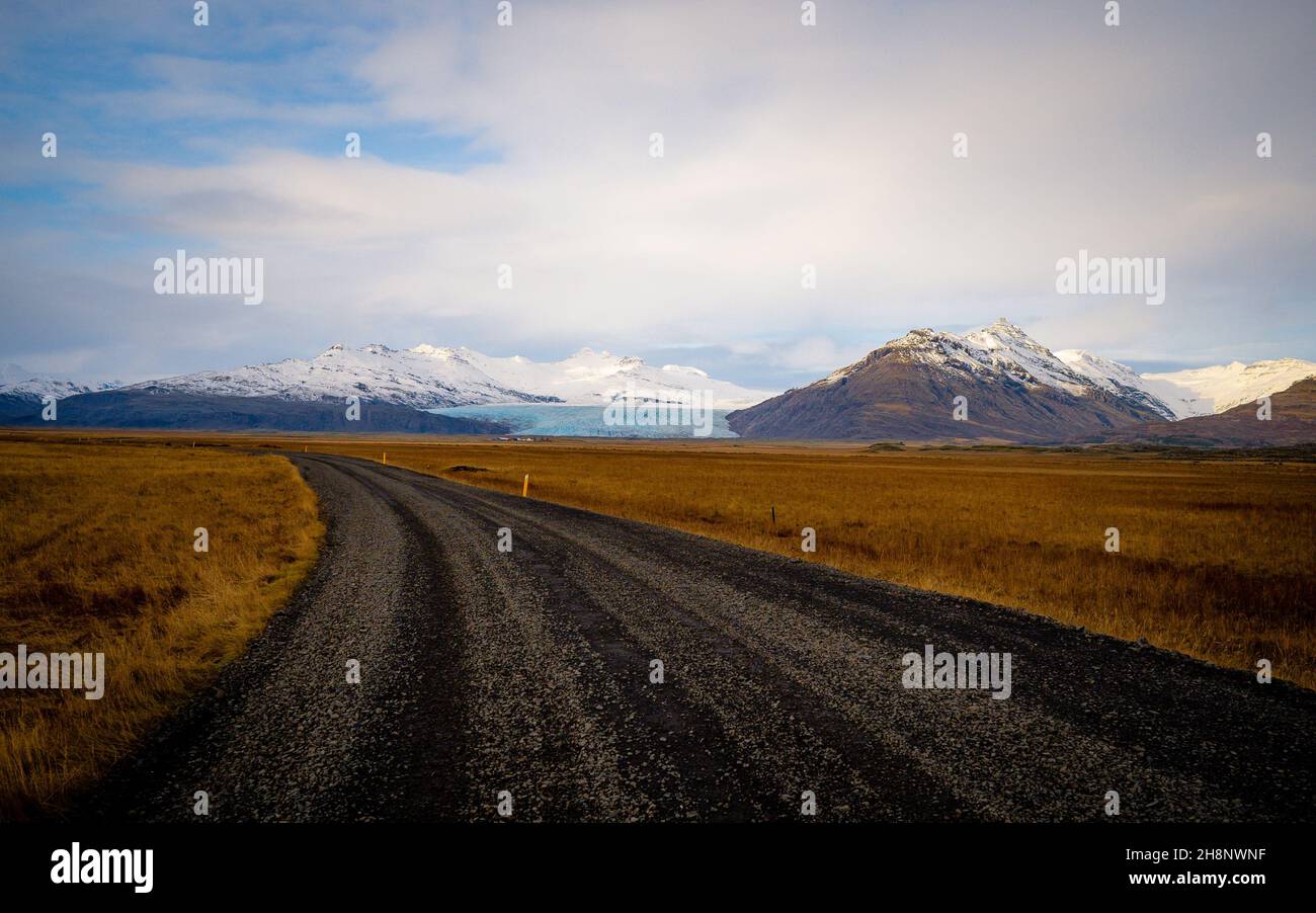 Travel to Iceland. Spectacular Icelandic landscape with road and scenic ...