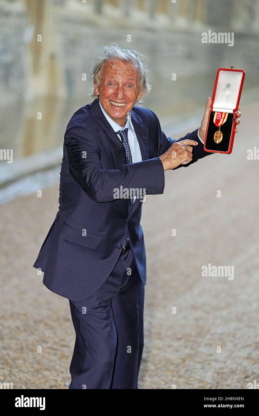 Sir Thomas Hicks (better known as the entertainer Tommy Steele) from ...