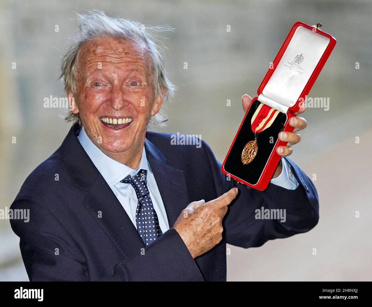 Sir Thomas Hicks (better known as the entertainer Tommy Steele) from ...