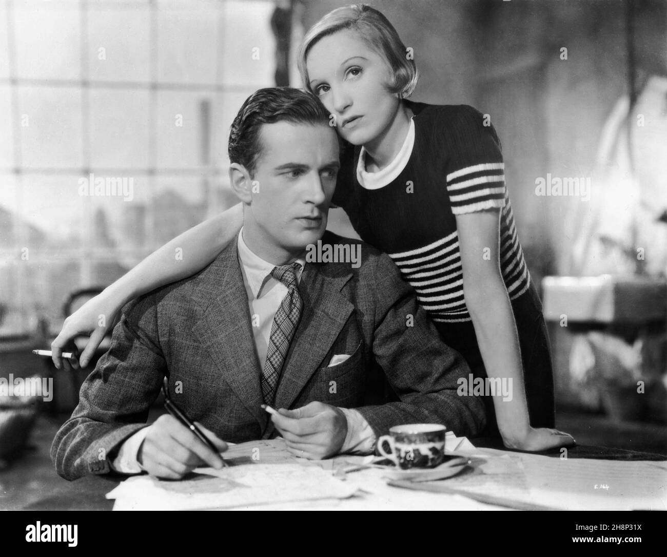 HUGH SINCLAIR and ELISABETH BERGNER in ESCAPE ME NEVER 1935 director ...