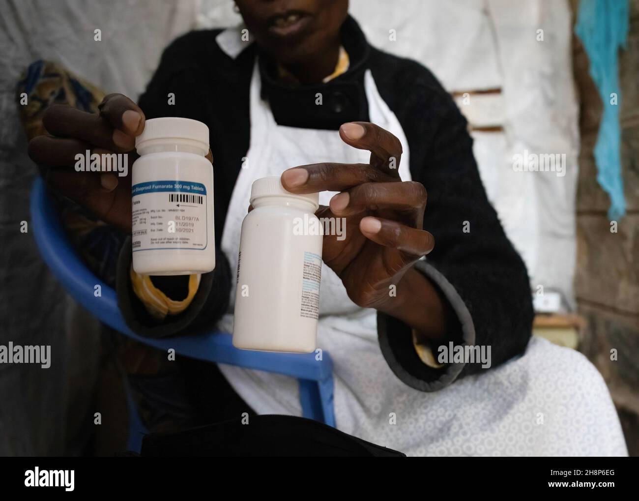 Hiv antiretroviral drugs hi-res stock photography and images - Alamy