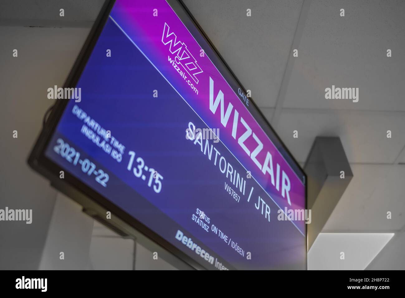 Wizz air airlines logo hi-res stock photography and images - Alamy