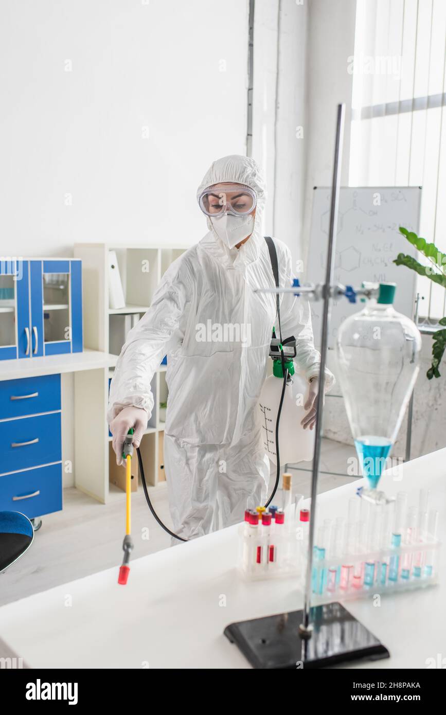 Cleaning test tubes hi-res stock photography and images - Alamy