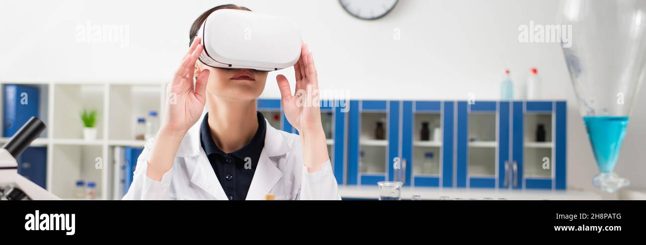 Using lab equipment hi-res stock photography and images - Alamy