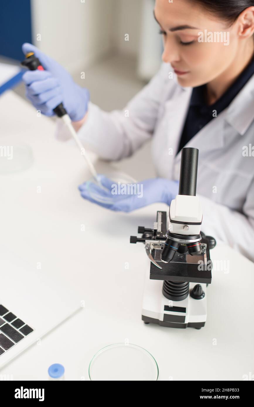 Microbiology lab computer hi-res stock photography and images - Alamy