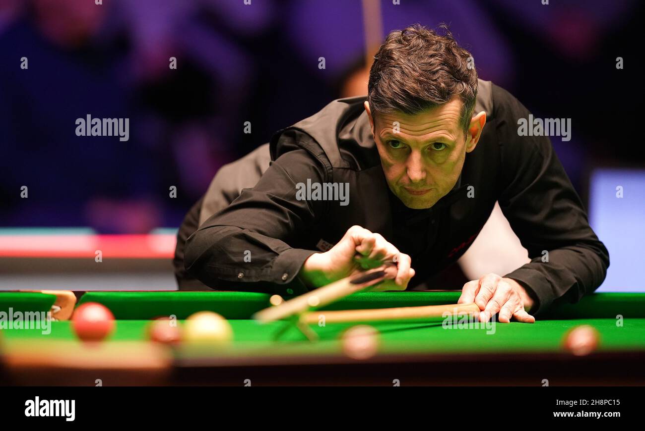 Peter Lines in action against Zhao Xintong, during day nine of the ...