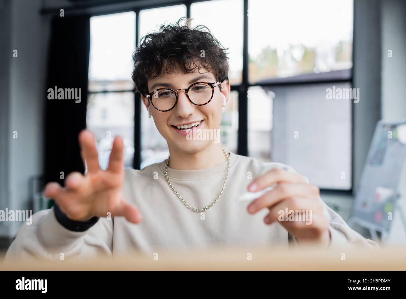 Transgender person office hi-res stock photography and images - Alamy