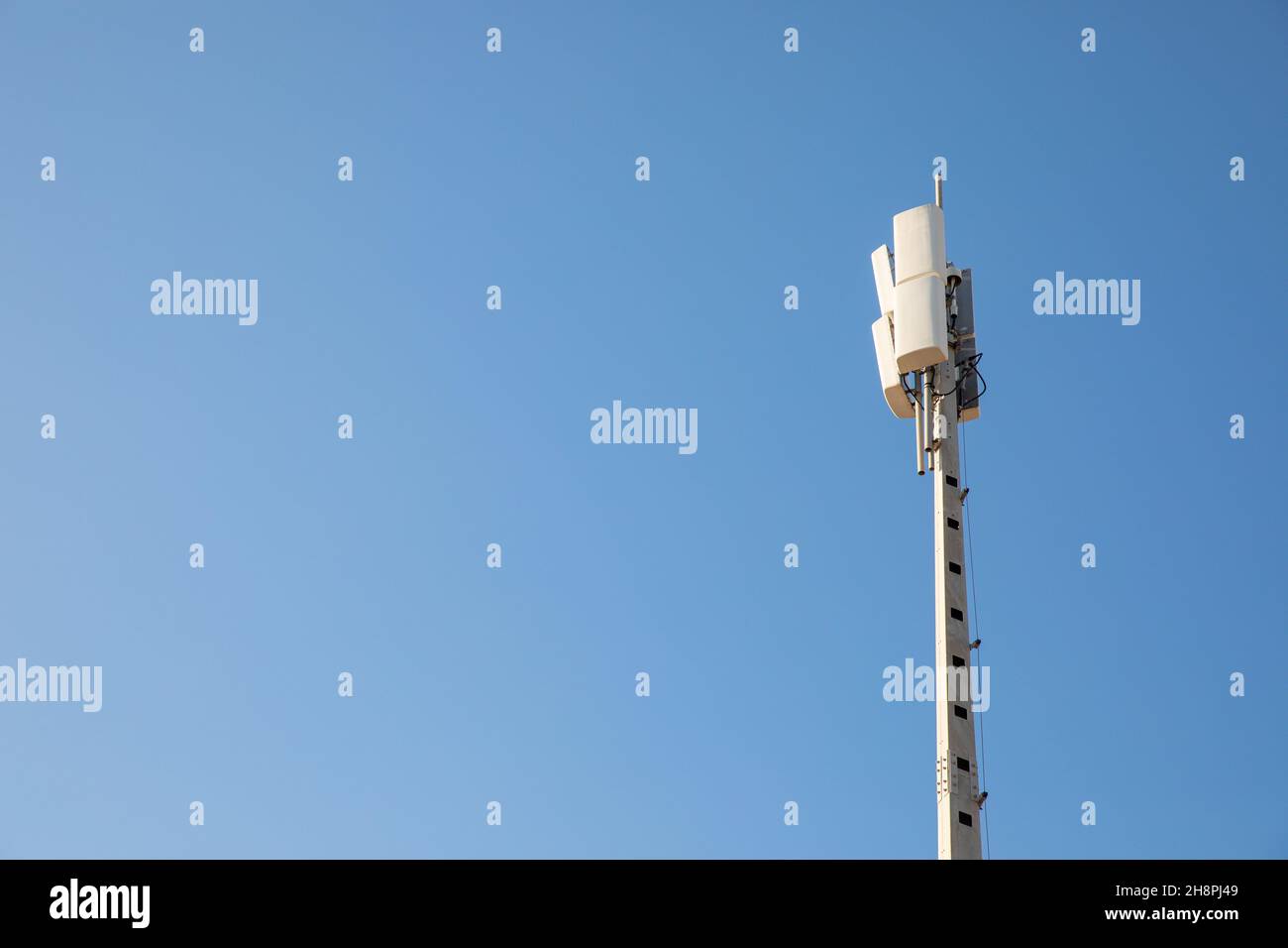Cell Phone Tower Stock Photo - Alamy