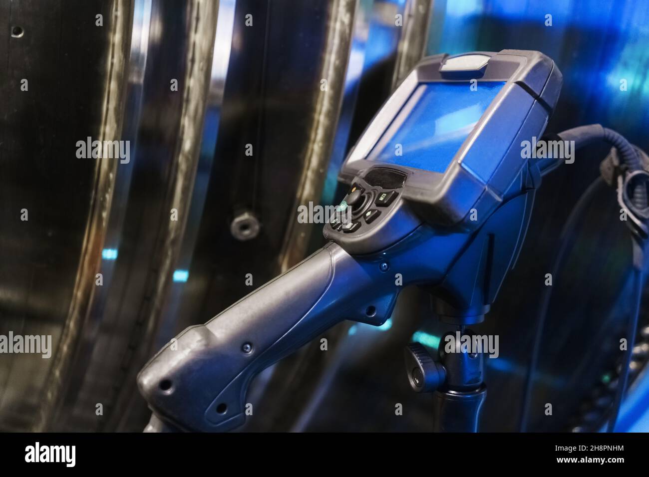 Industrial video endoscope for monitoring the internal state of gas ...