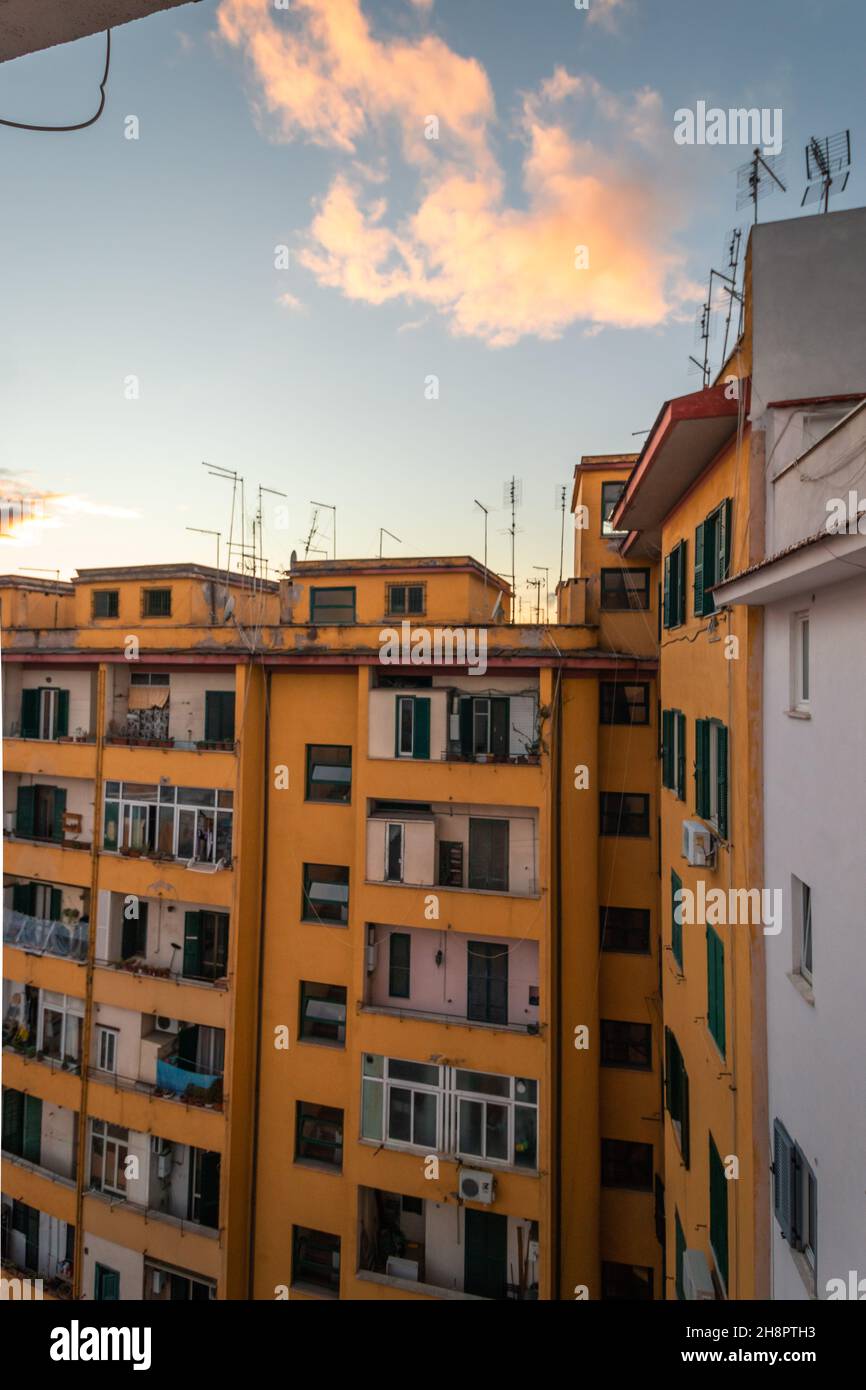 yellow buildings houses at sunset rome italy Stock Photo - Alamy