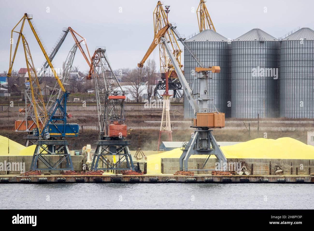 Huge stockpile of industrial sulfur that will be shipped around world ...