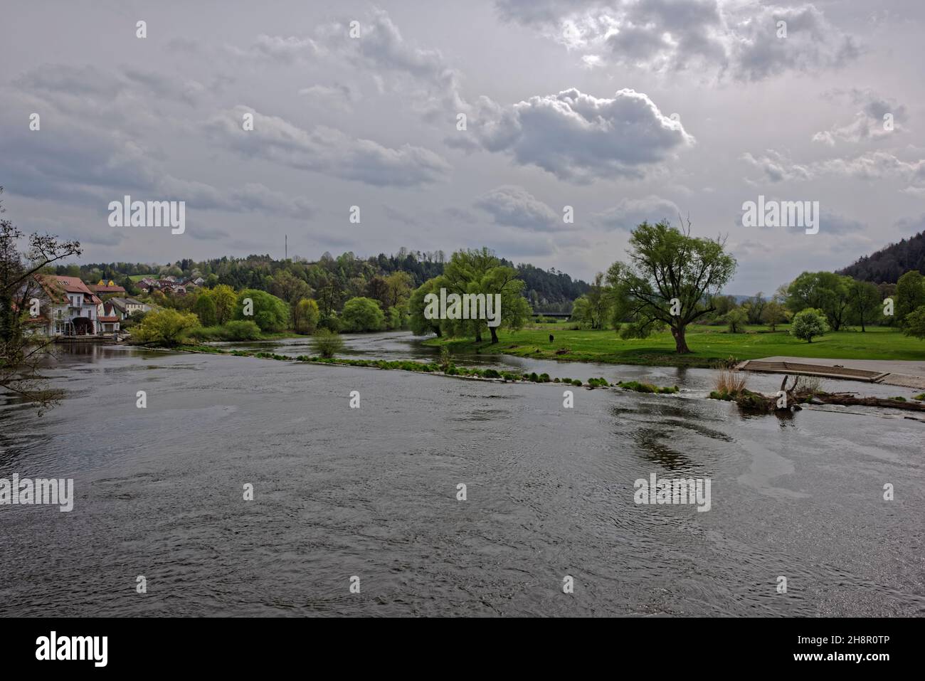 Die Naab ist ein linker und nördlicher Nebenfluss der Donau in der ...