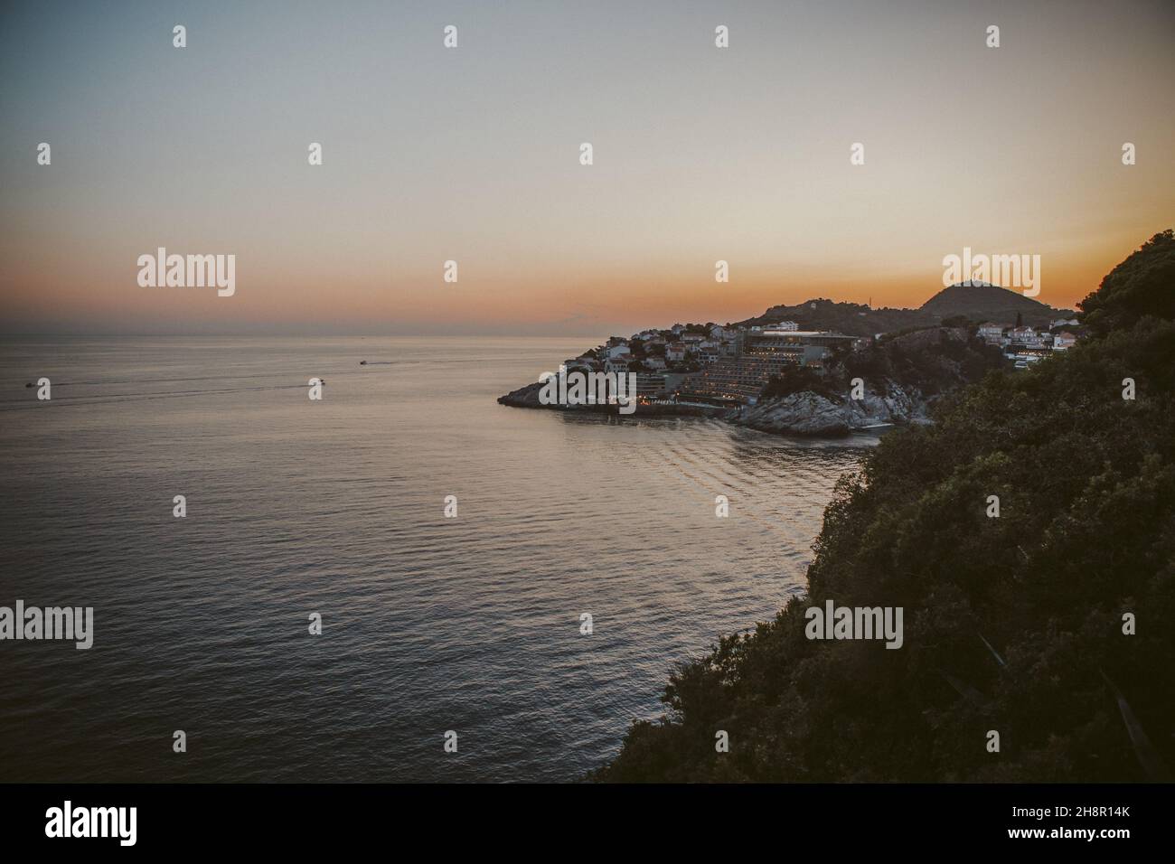 Beautiful bay facing horizon hi-res stock photography and images - Alamy