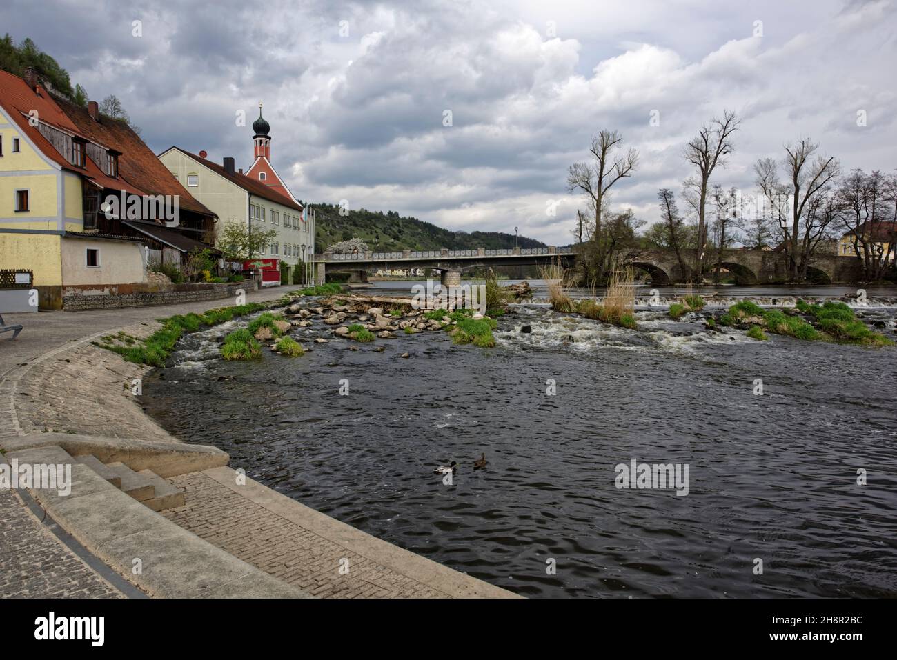 Die Naab ist ein linker und nördlicher Nebenfluss der Donau in der ...