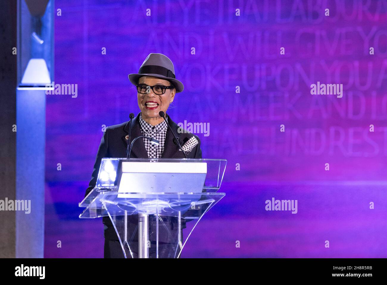 Pauline black singer hi-res stock photography and images - Alamy