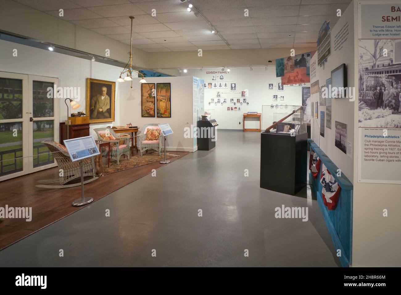 Thomas edison statue florida hi-res stock photography and images - Alamy