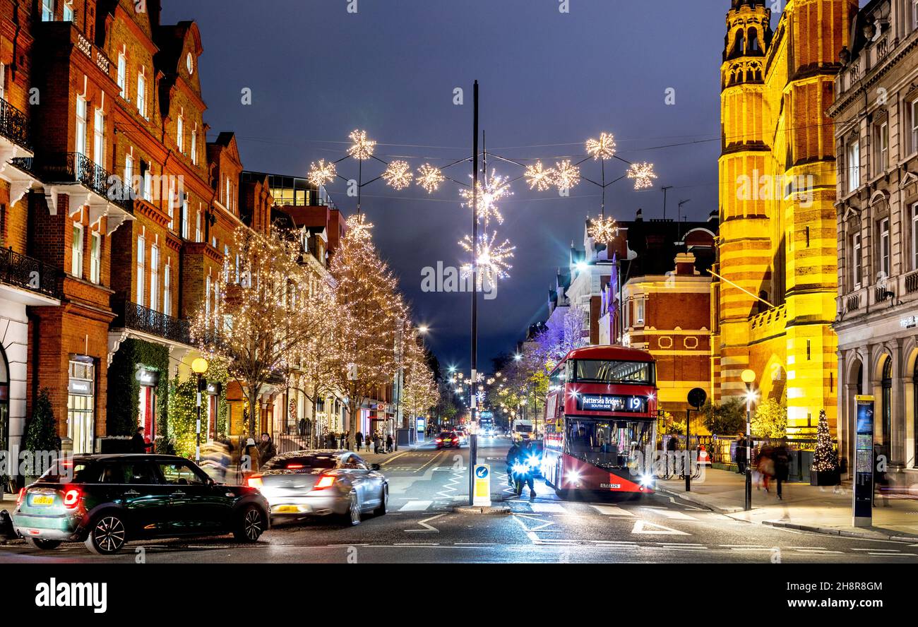 Nightime street light hi-res stock photography and images - Alamy