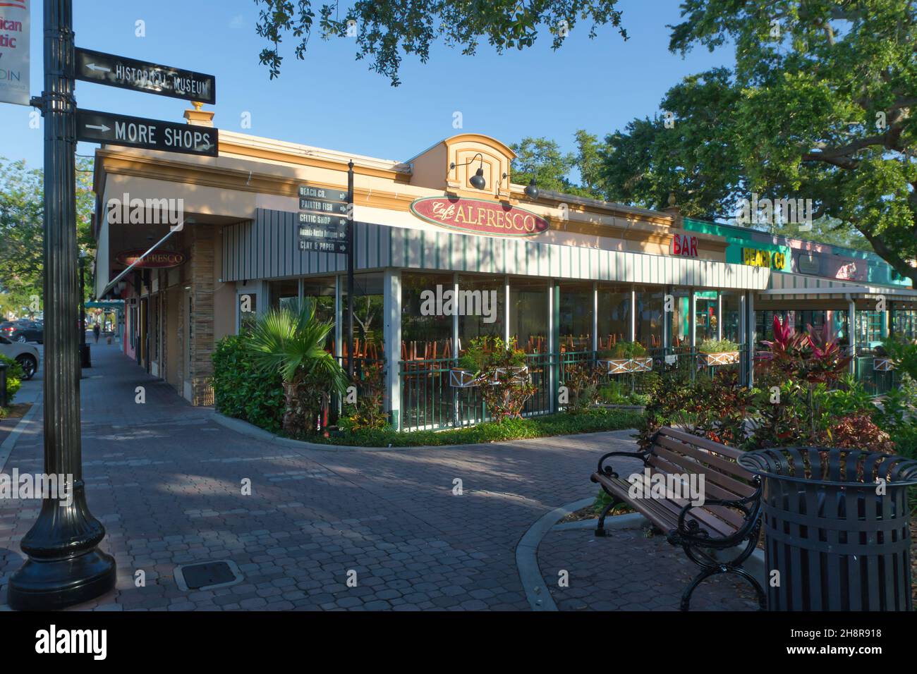 Italian restaurant in downtown Dunedin, Florida Stock Photo - Alamy