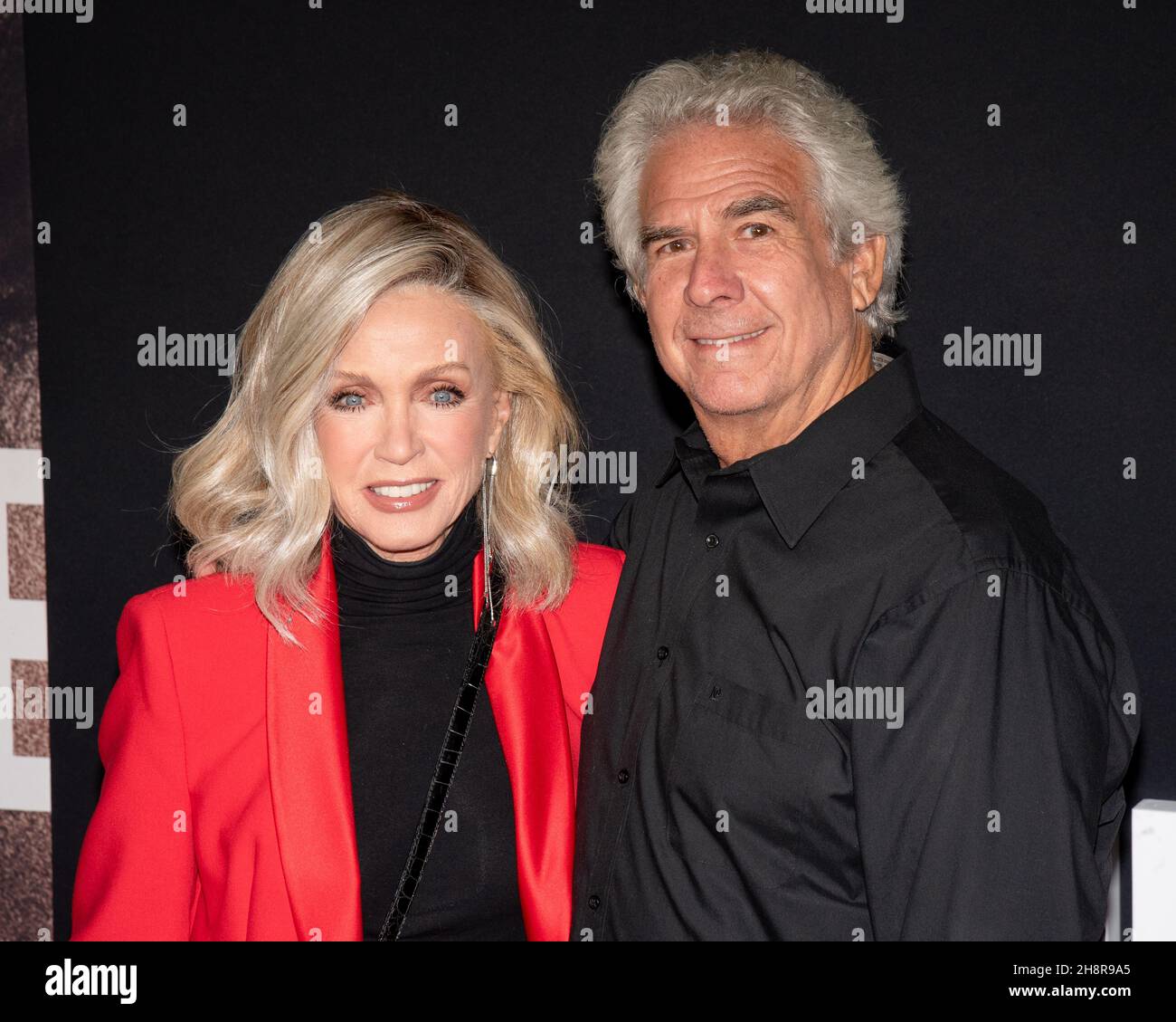 Donna mills and larry gilman hi-res stock photography and images - Alamy