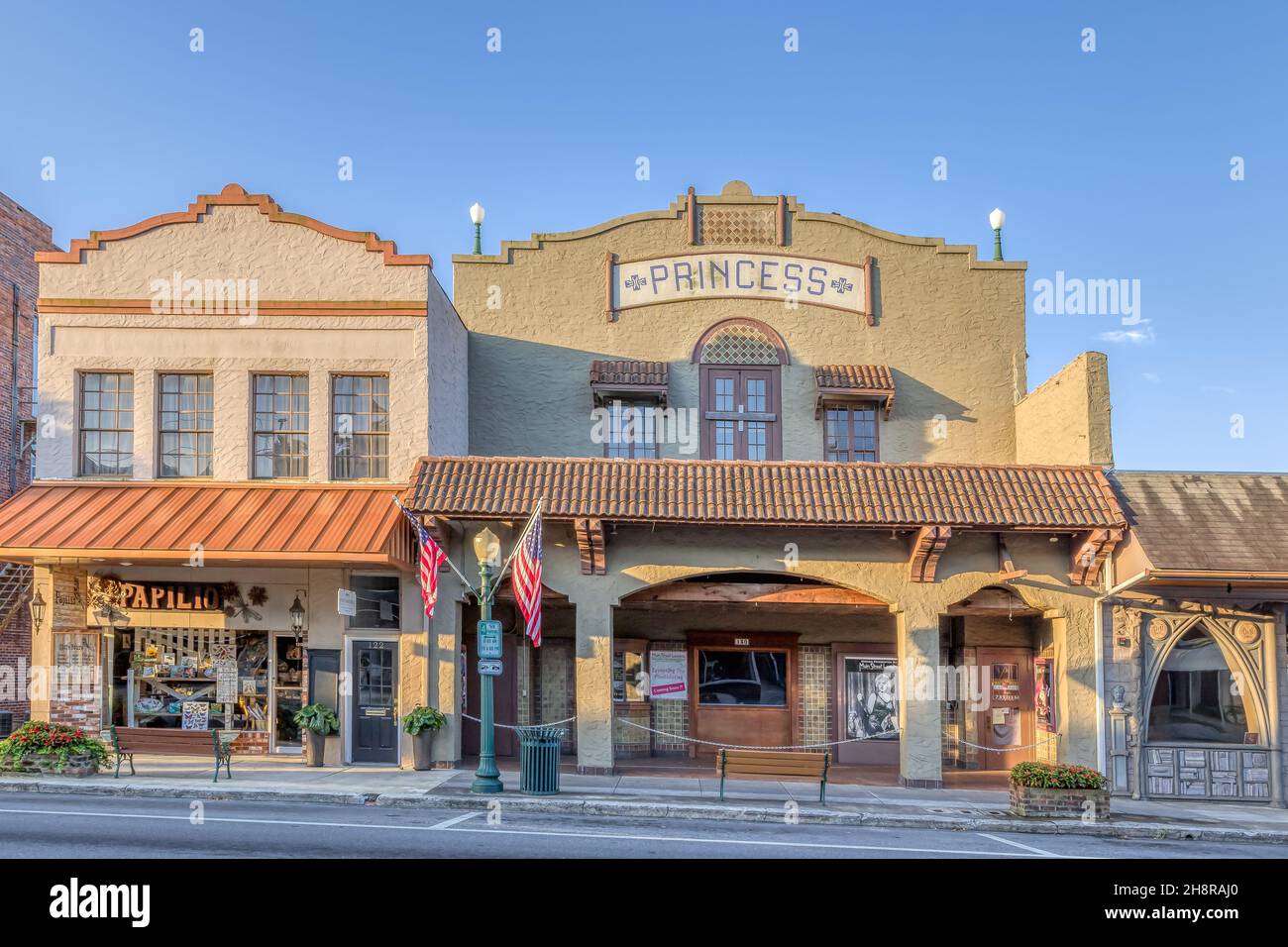 Old historic theater in Mount Dora, Florida Stock Photo - Alamy