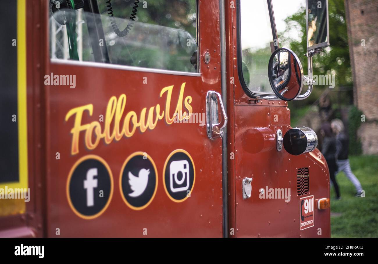 Follow symbols sign hi-res stock photography and images - Alamy