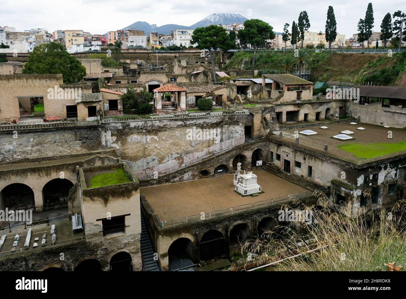General view of the archaeological site of Herculaneum, the little town ...