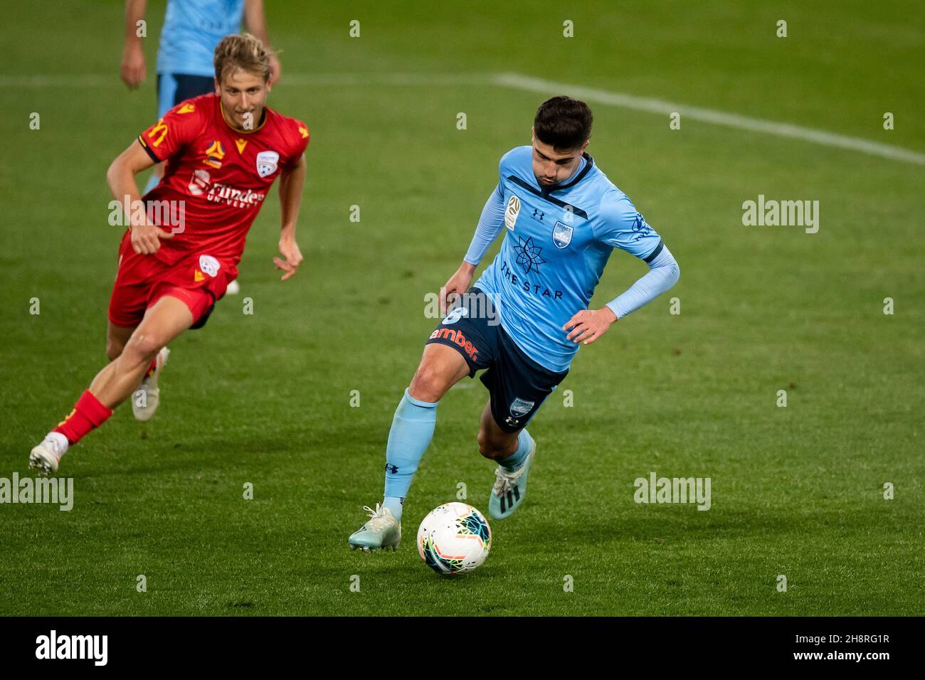 Sydney FC defender Paulo Retre (8) controls the ball Stock Photo - Alamy