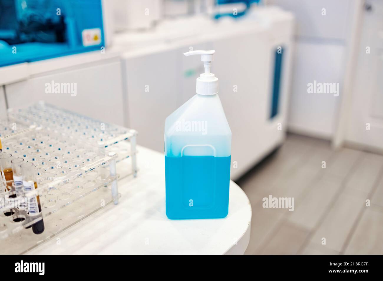 Diagnostic lab rack hi-res stock photography and images - Alamy