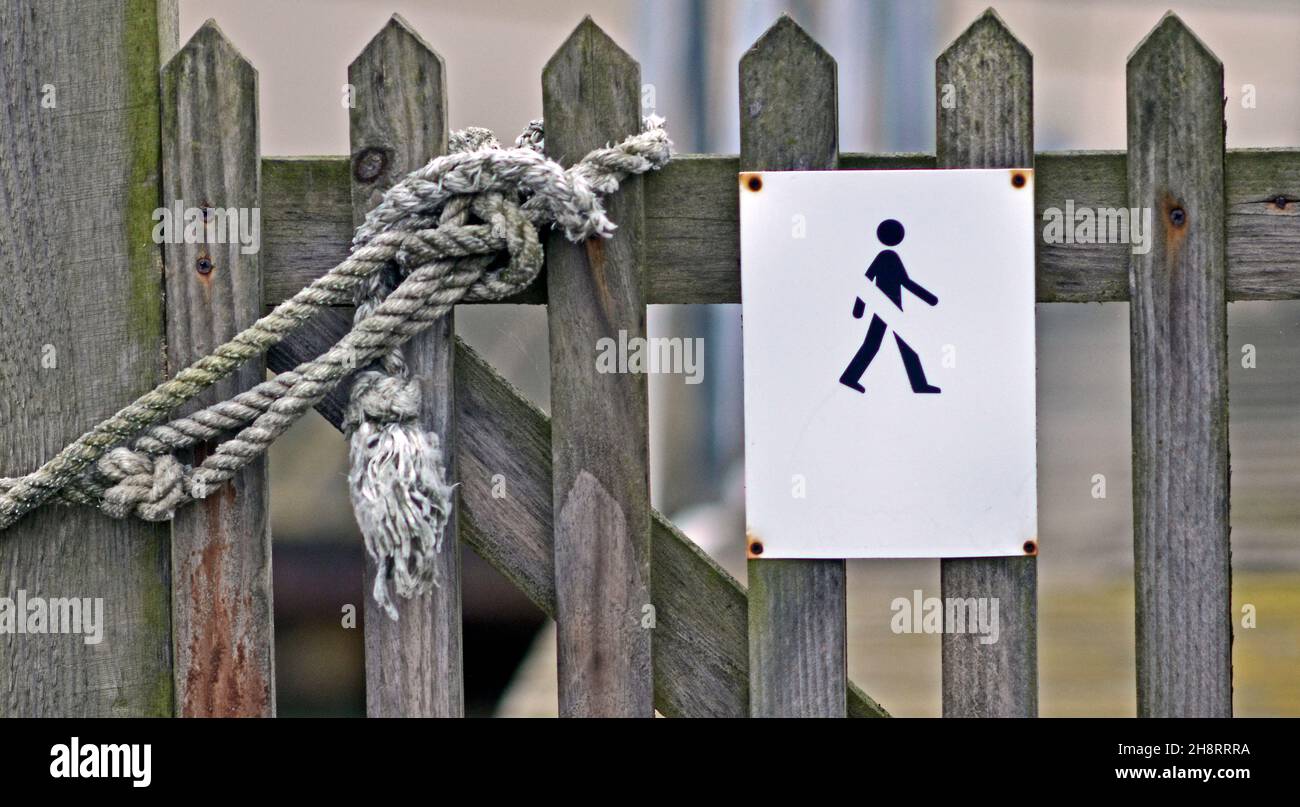 Keep Gate Shut Sign High Resolution Stock Photography and Images - Alamy
