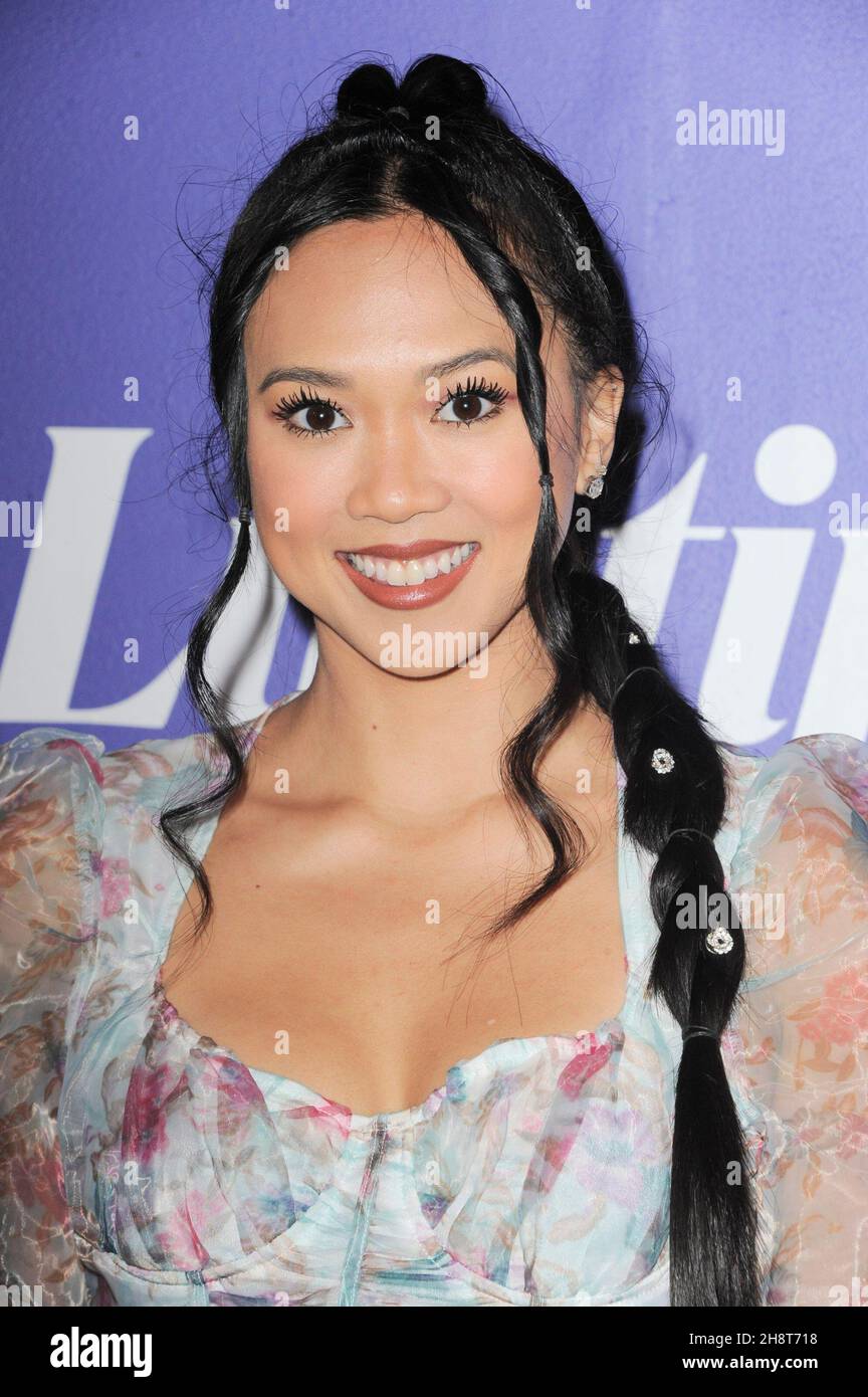 Los Angeles, CA. 1st Dec, 2021. Peng-Peng Lee at arrivals for WrapWomen ...