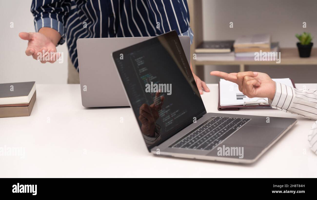 Desk meeting sitting opposite hi-res stock photography and images - Alamy
