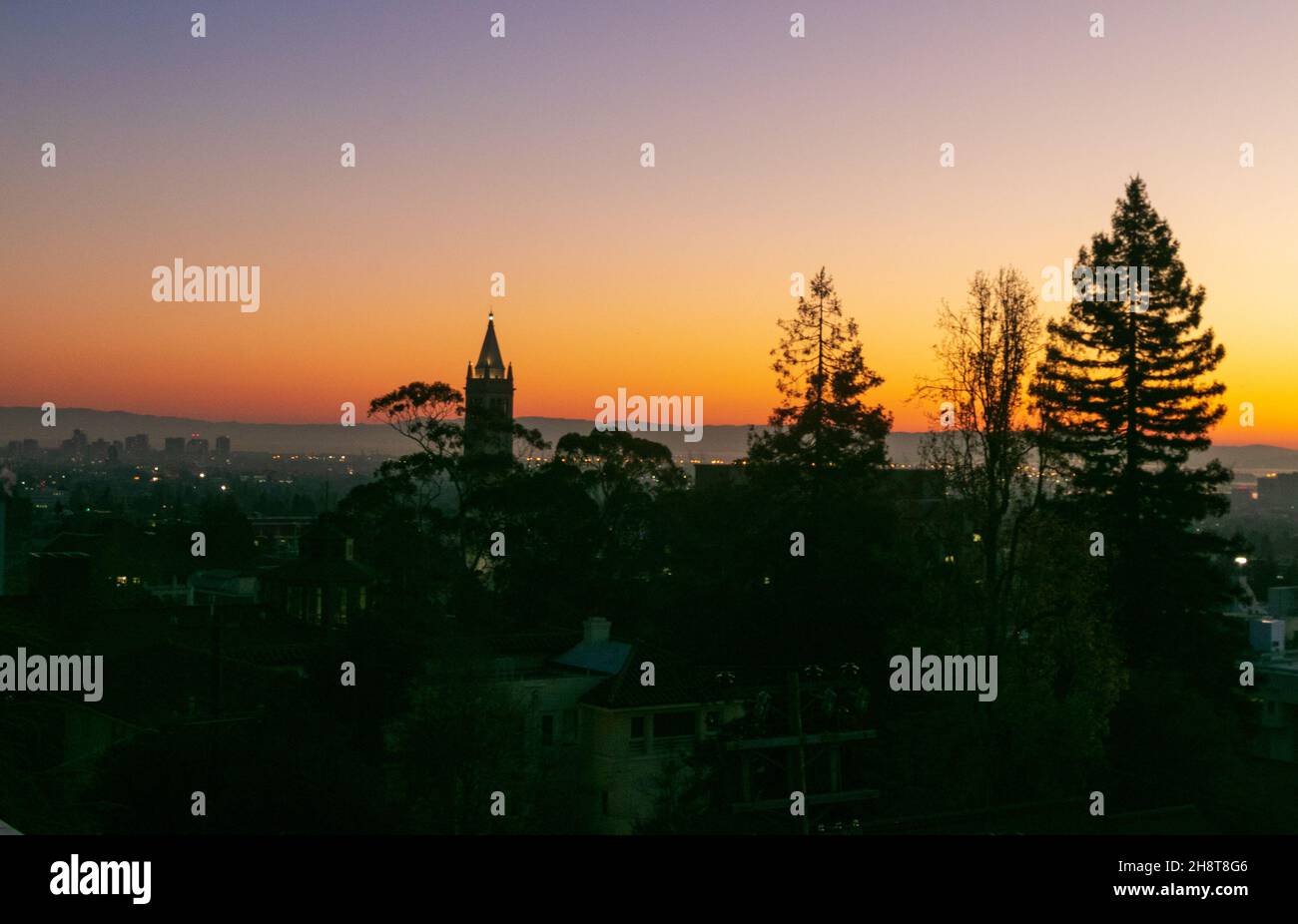 November 22, 2021: The sunset in the San Francisco Bay Area as viewed ...