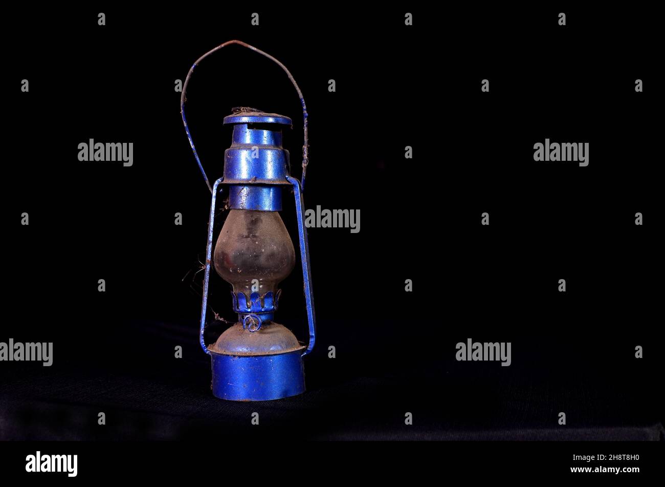 Old lanterns, table lamps, traditional lanterns Stock Photo - Alamy
