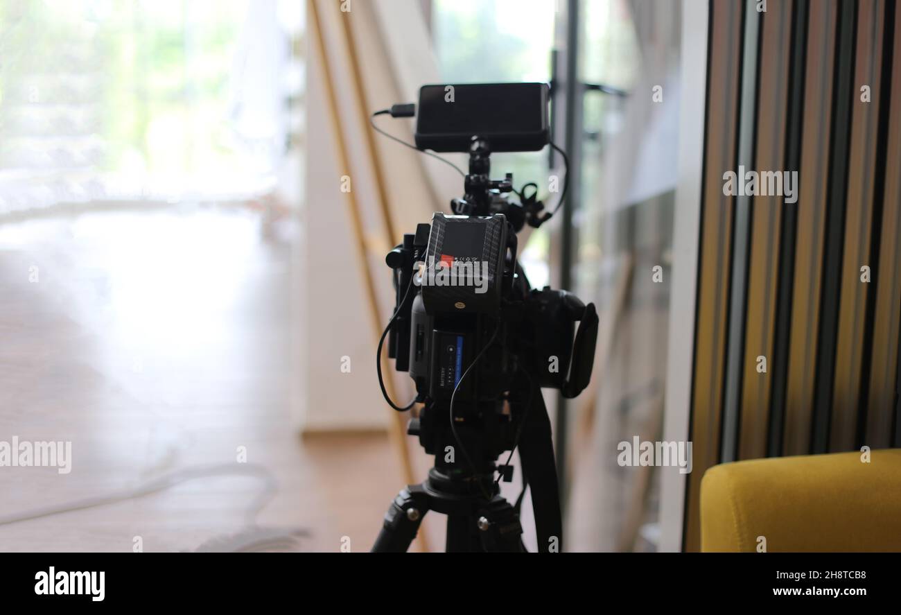 Tv cameraman on stage hi-res stock photography and images - Alamy