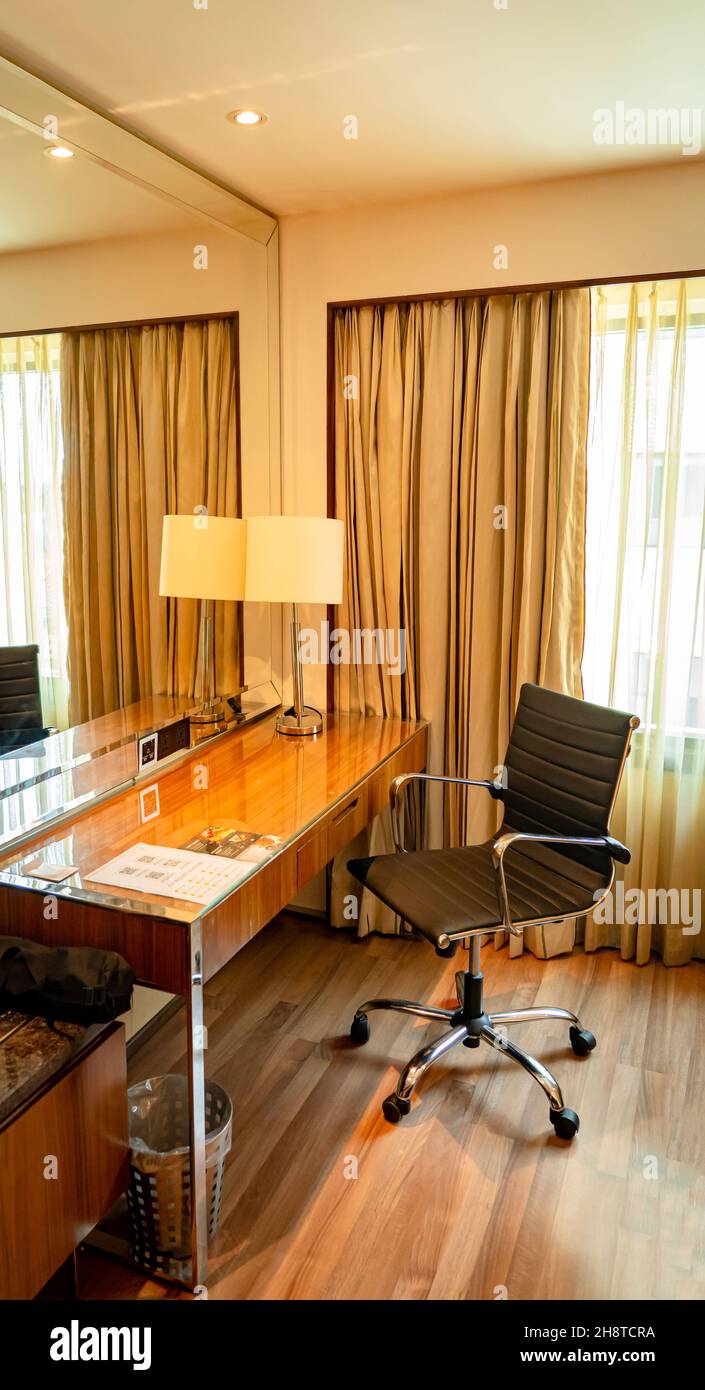Empty luxury hotel room interior hi-res stock photography and images ...
