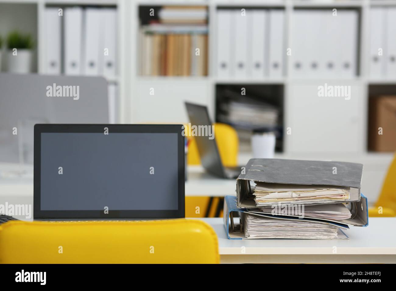 Empty workplace hi-res stock photography and images - Alamy